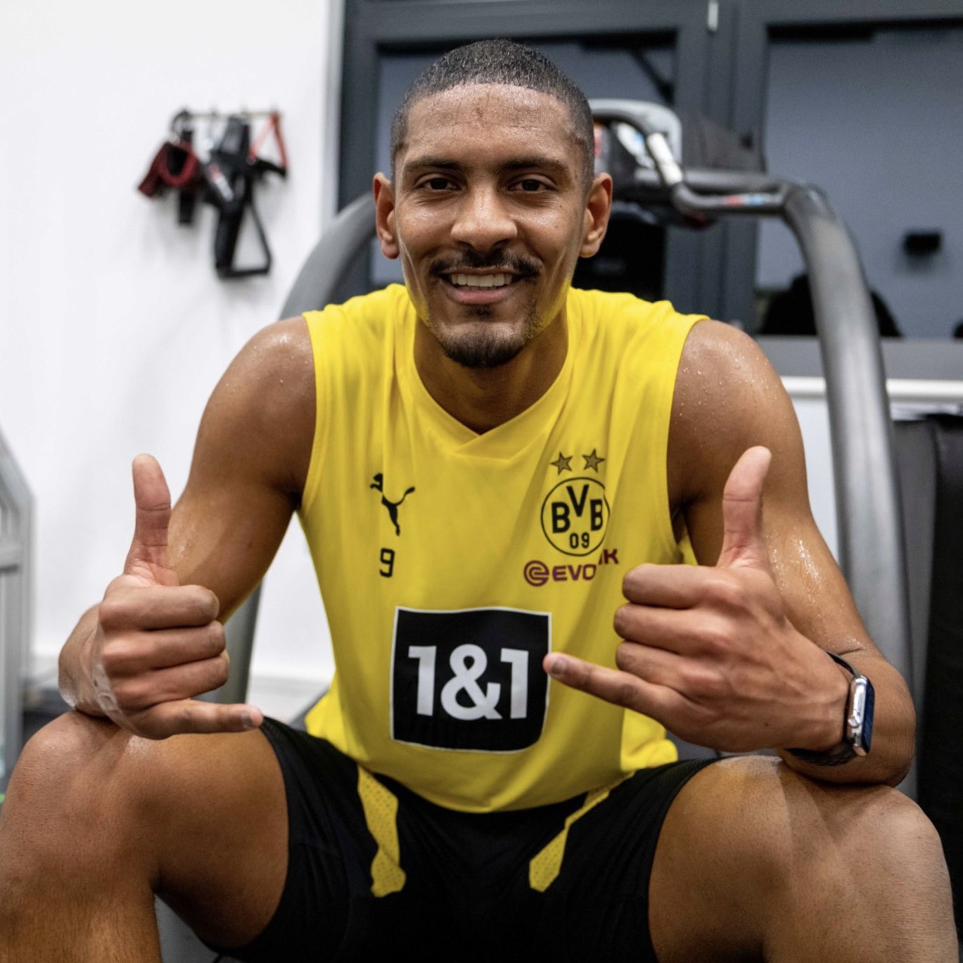 Haller volta aos treinos do Borussia Dortmund depois de seis meses | Ge