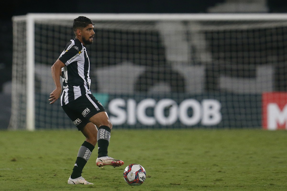 Com permanência acertada, Daniel Borges se diz feliz no Botafogo e vê ...