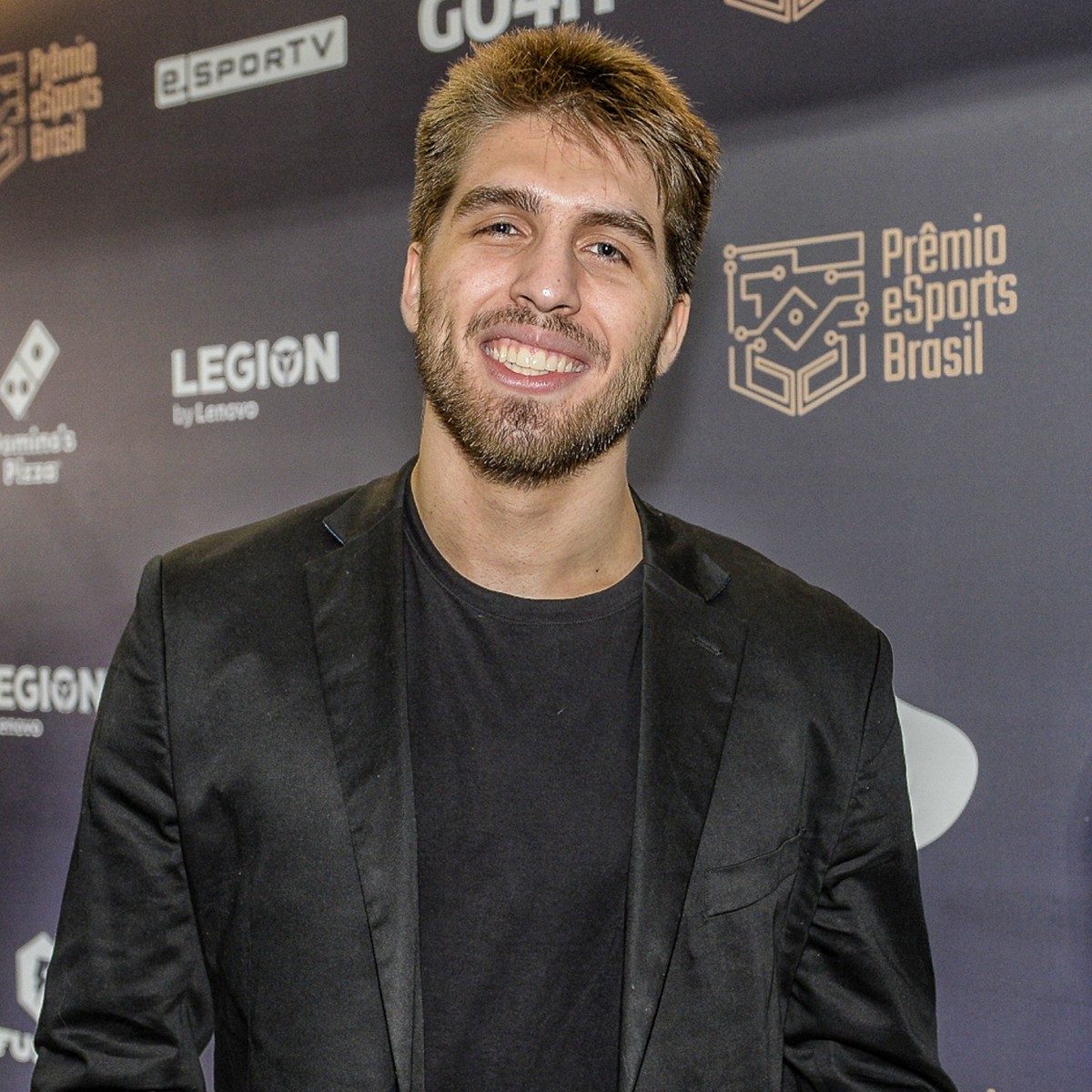 Rakin promove torneio de TFT com doações para instituições de caridade ...