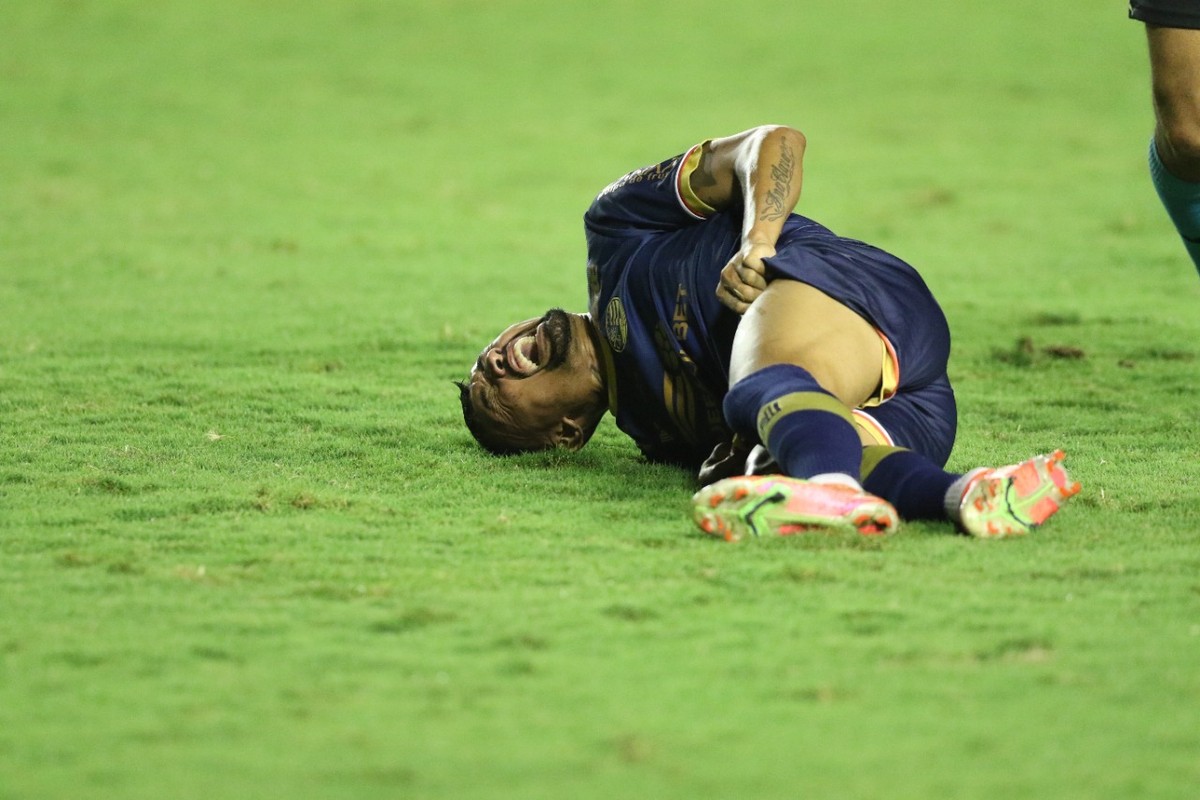 Kieza acumula mais de um ano no departamento médico desde que retornou ...