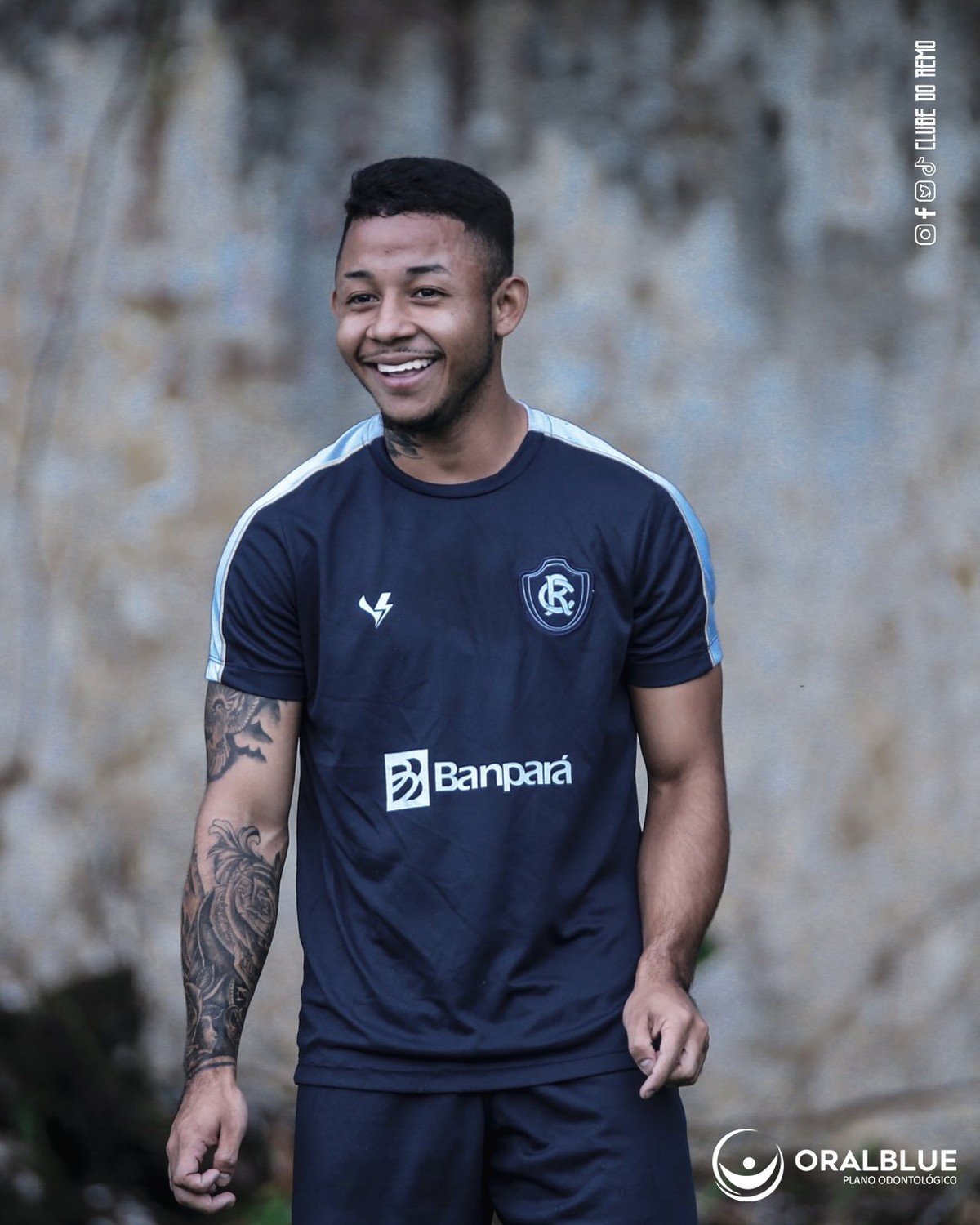 Após oito meses afastado dos gramados, Ronald retorna aos treinamentos ...