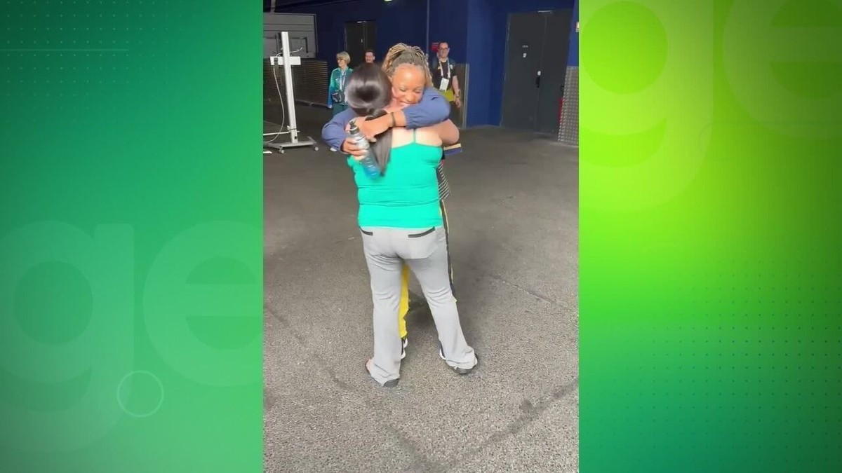 Rebeca Andrade reencontra a mãe em Paris após recorde de medalhas ...