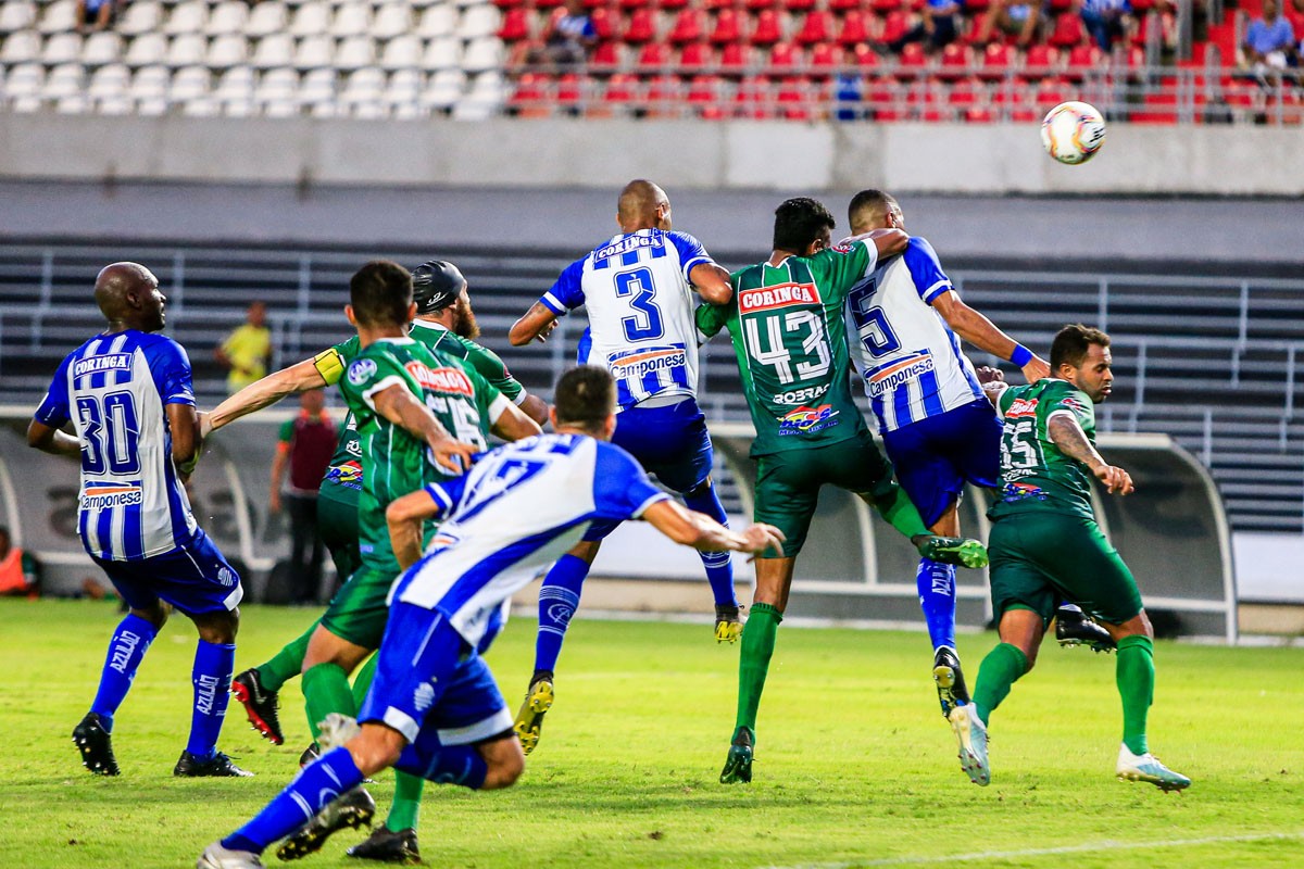 Técnico do CSA mexe na defesa, muda Alan Costa de lado e aposta na ...