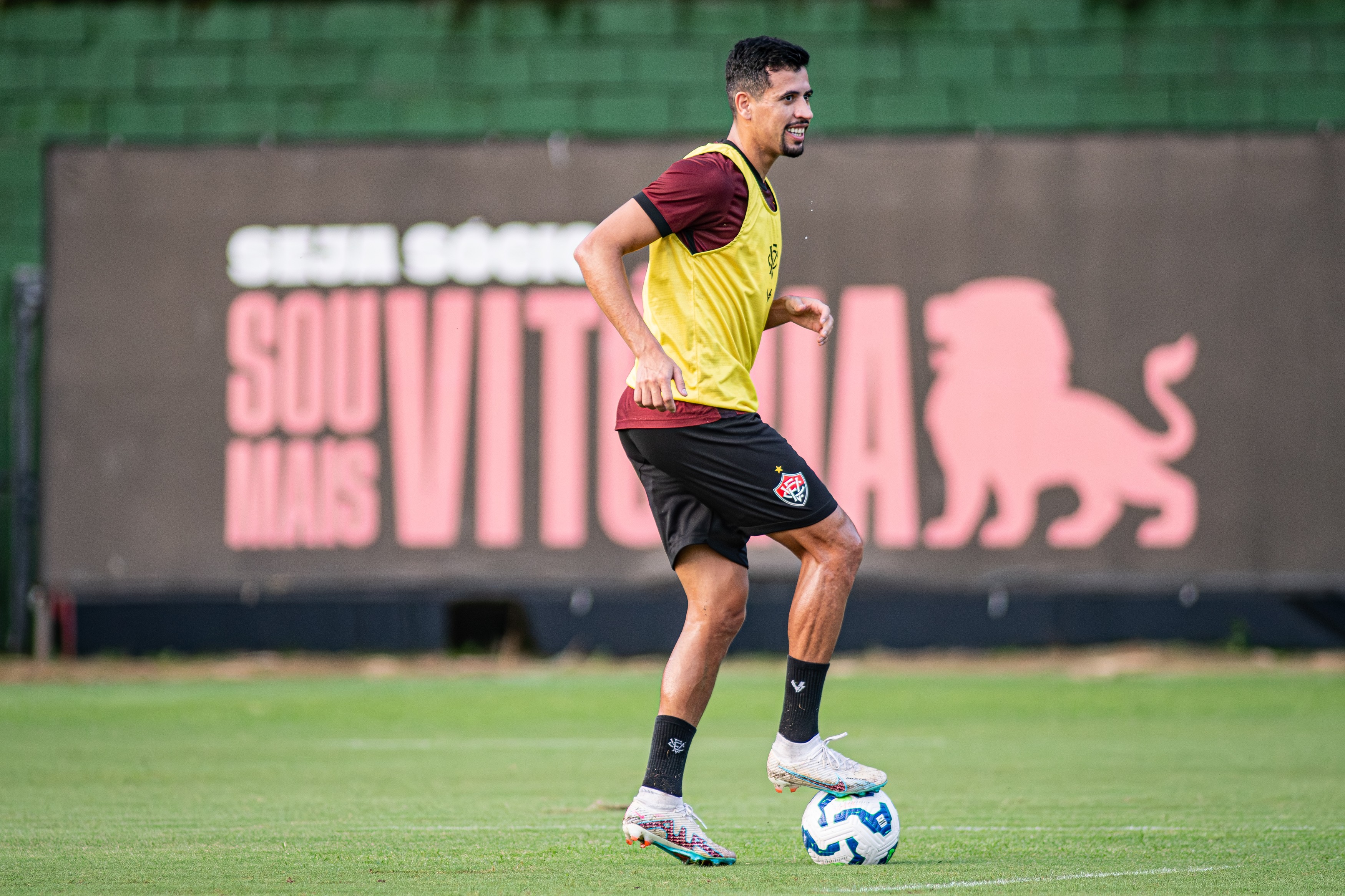 Mosquito e Ryller voltam a treinar pelo Vitória | Ge