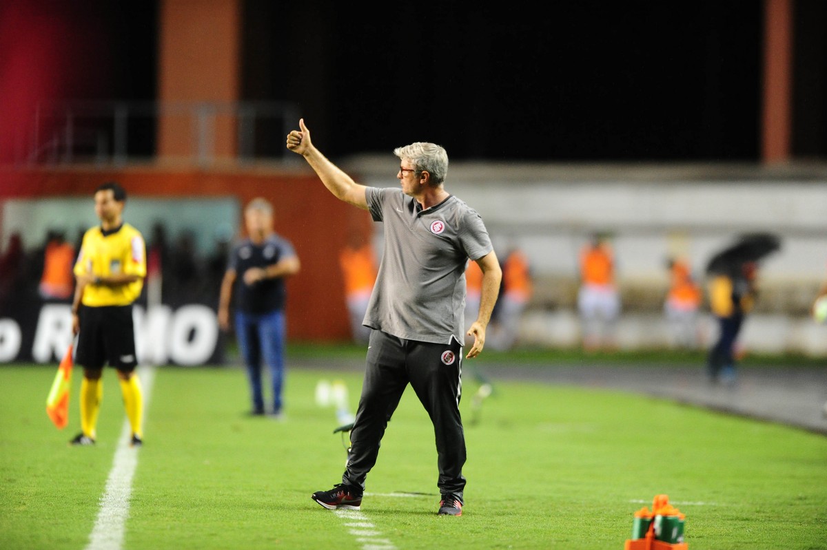 Odair completa 10 jogos e vibra com objetivos atingidos: "No caminho ...