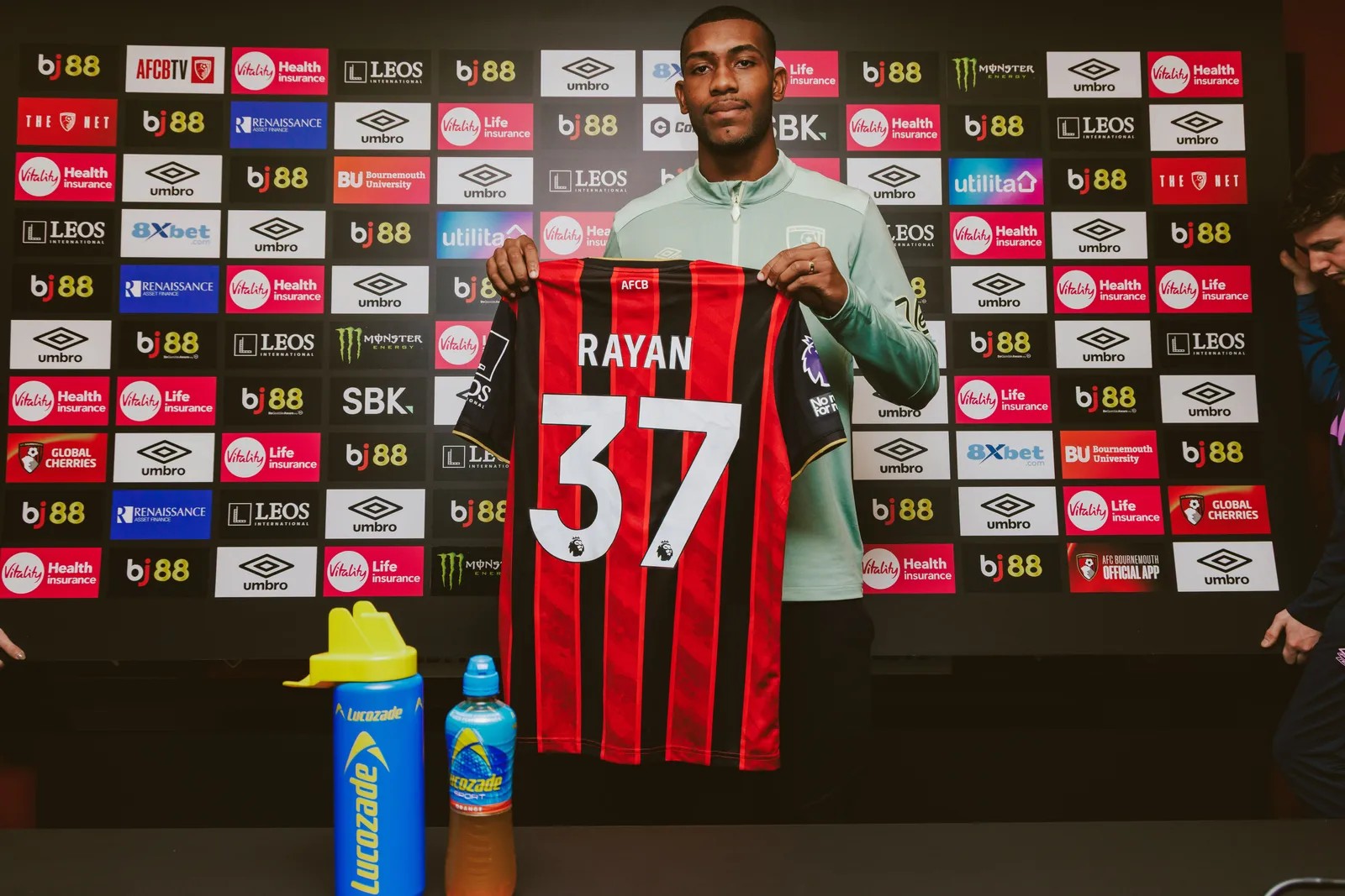 Rayan é anunciado como reforço do Bournemouth em ritmo de Carnaval | Ge