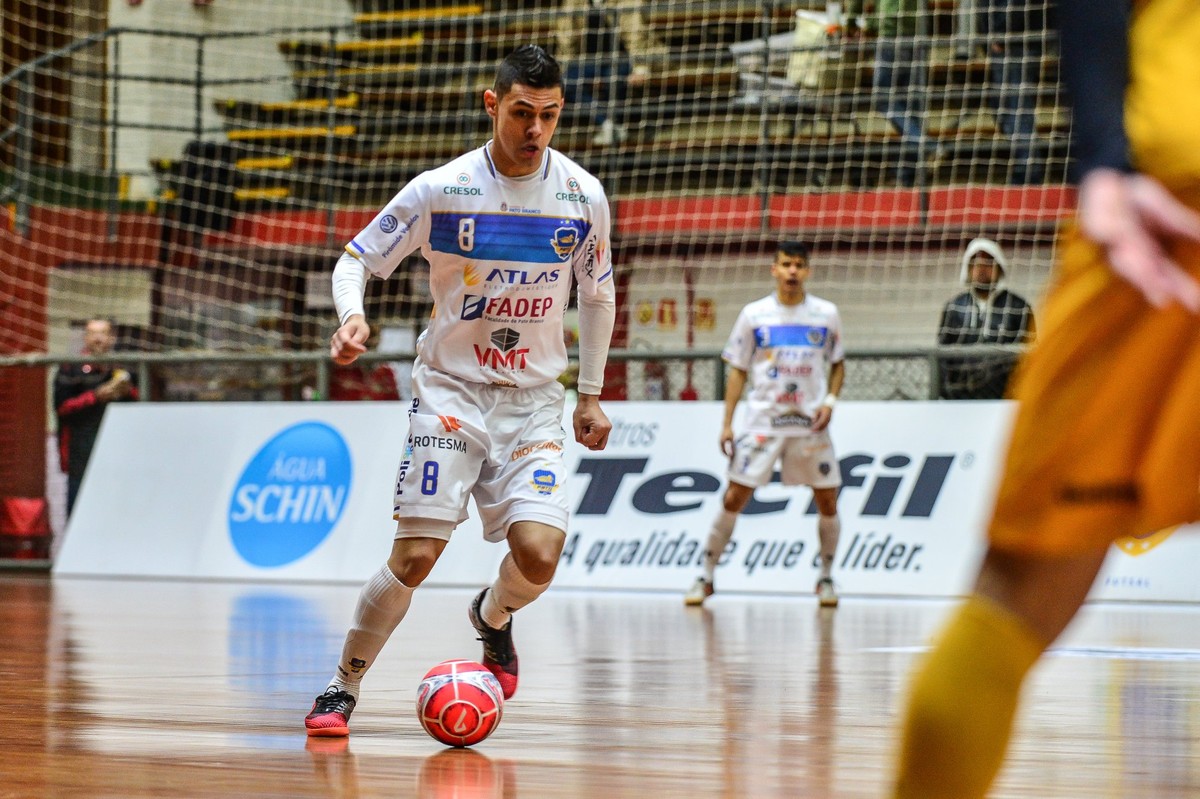Lá vem o Pato! Equipe paranaense chega à final da Taça Brasil de Futsal