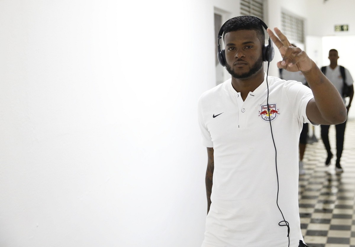 Vitória negocia contratação do lateral-esquerdo Rafael Carioca, ex ...