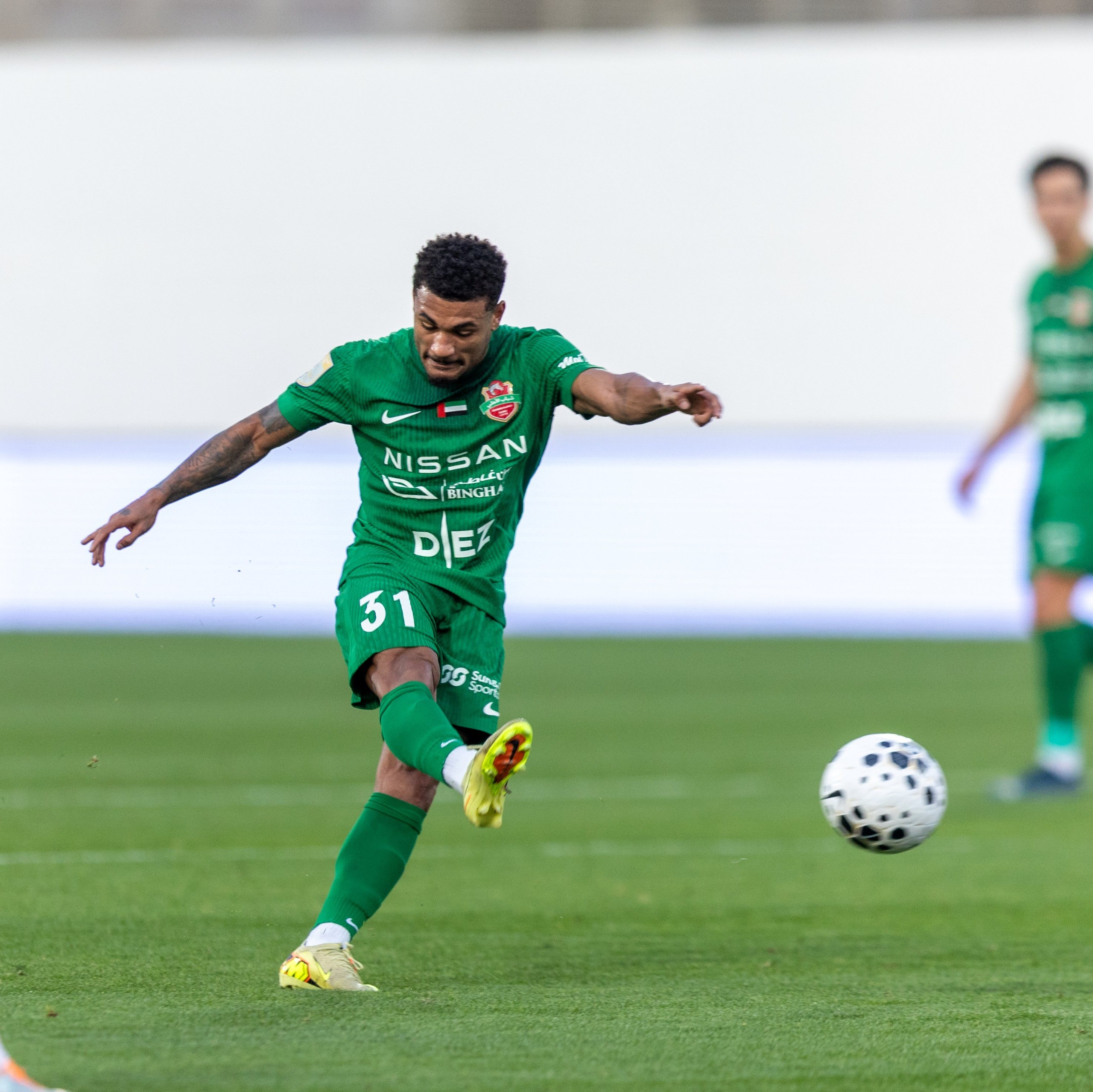 Ex-Palmeiras marca golaço pelo Shabab Al Ahli e brinca: "Lembrei de um ...