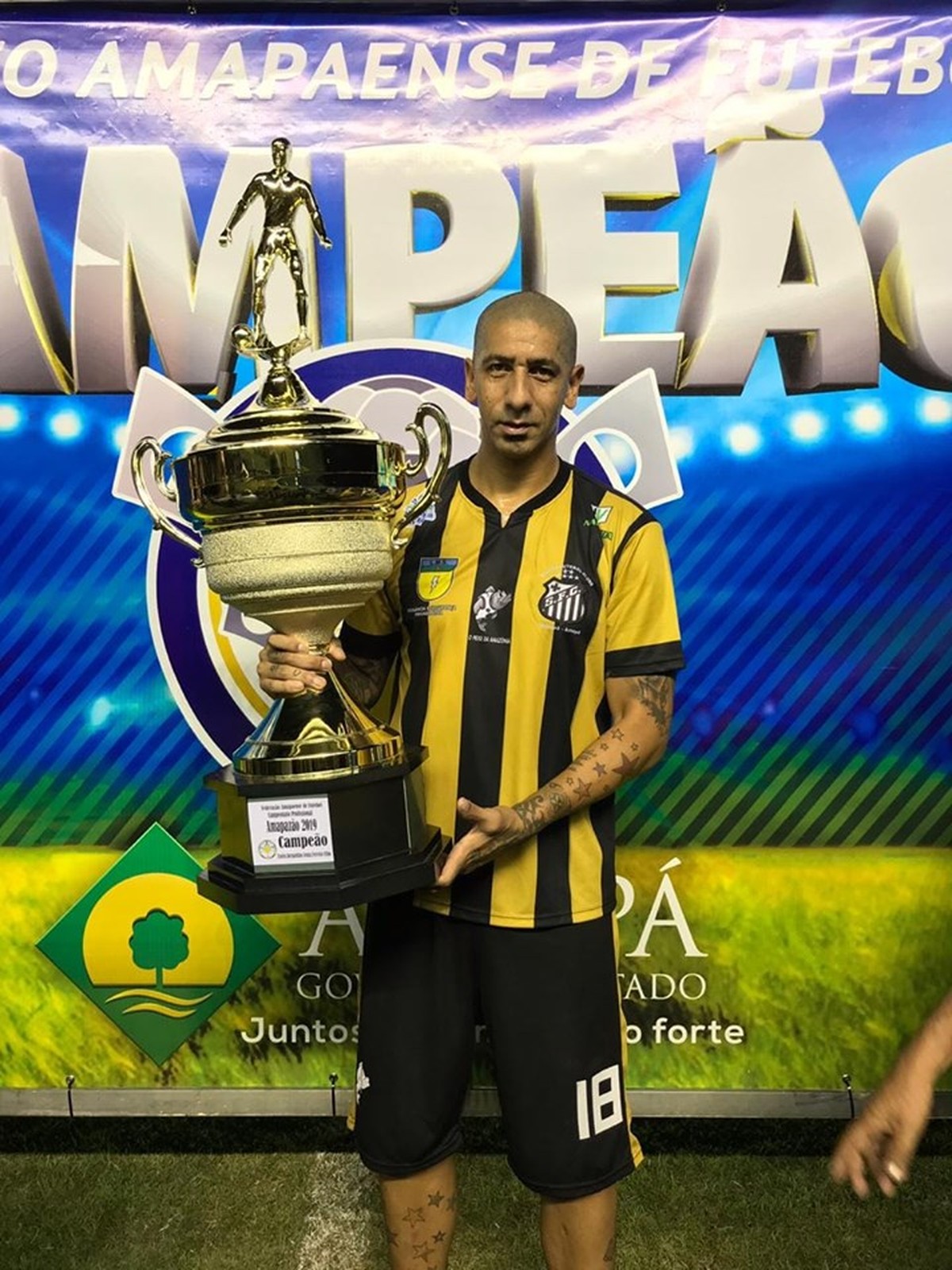 Aos 42 anos, Acosta conquista o quarto título estadual pelo Santos-AP ...
