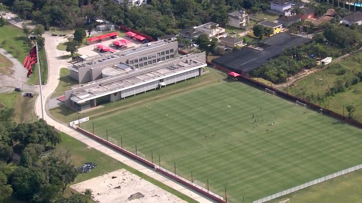 Novos campos, iluminação e sintético no CT: Flamengo amplia estrutura e ...