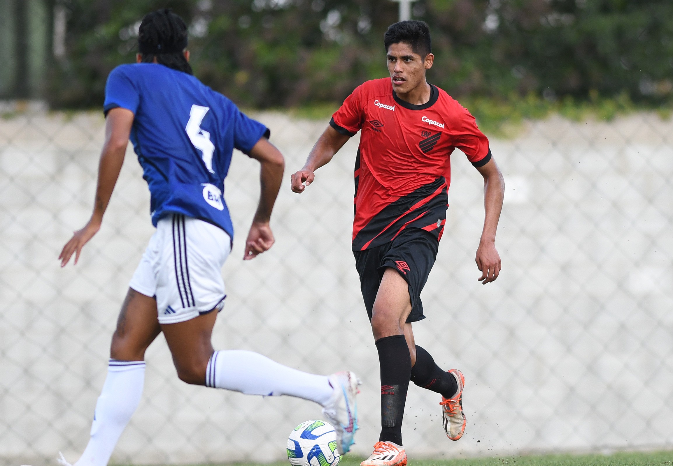 Atacante do sub-20 do Athletico é convocado pela Bolívia para jogos das ...