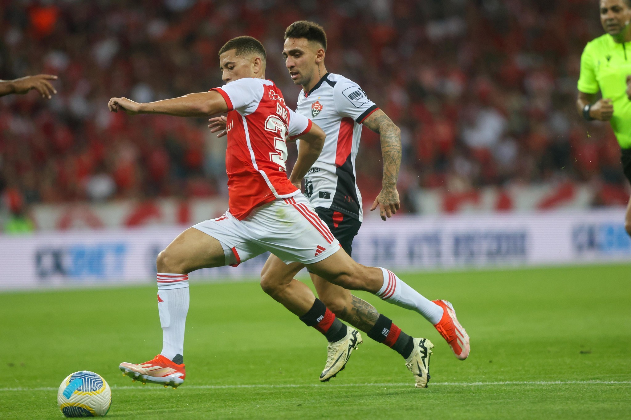 Internacional 3 x 1 Vitória: assista aos gols e melhores momentos