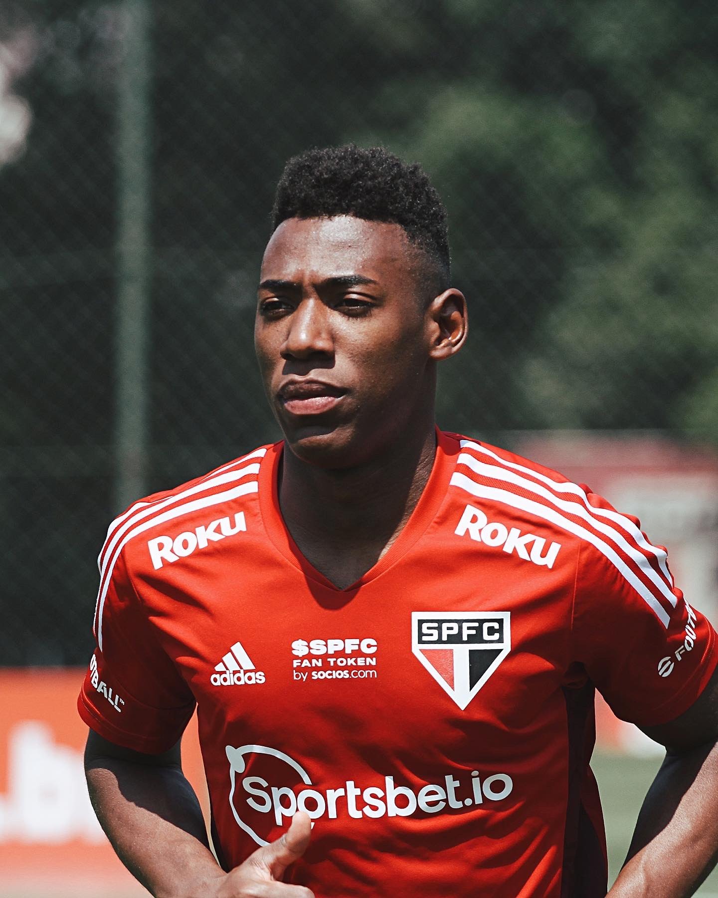 São Paulo aceita proposta do Vasco e encaminha venda do zagueiro Léo | Ge