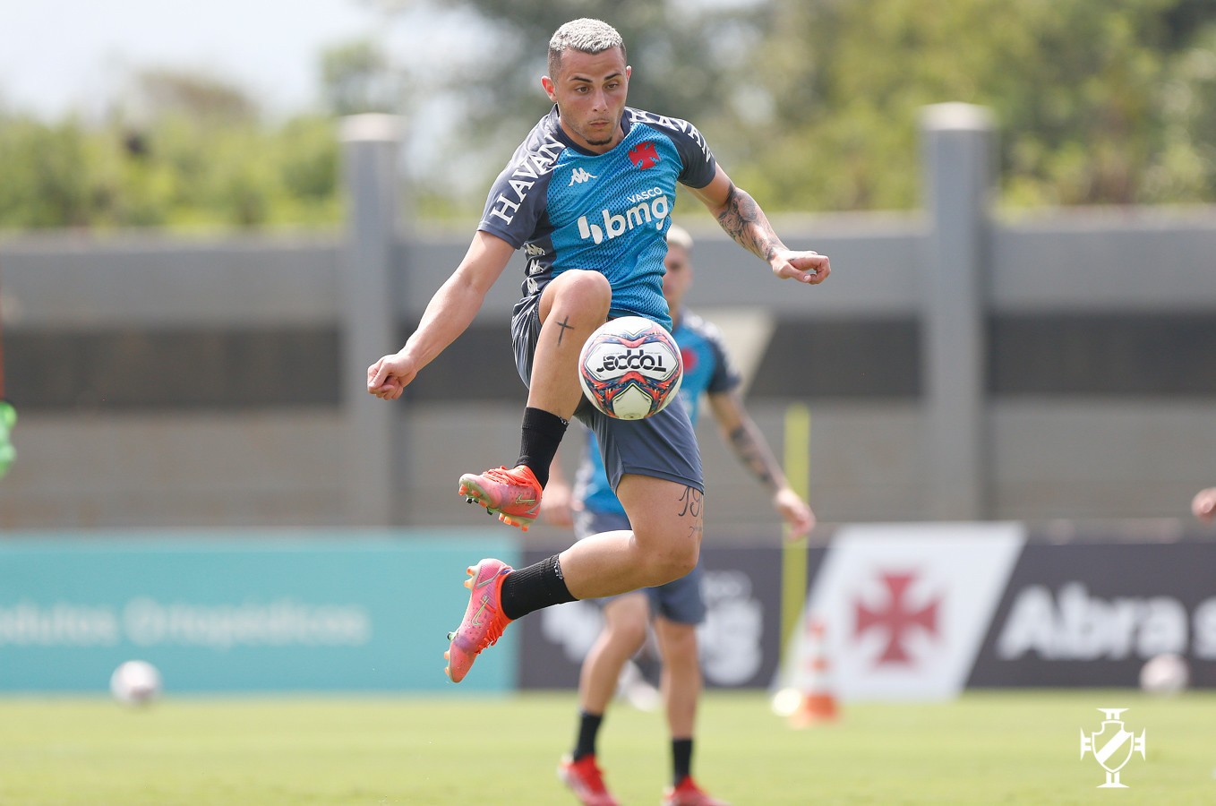 Vasco libera Bruno Gomes para o Inter, mantém 50% dos direitos e recebe ...