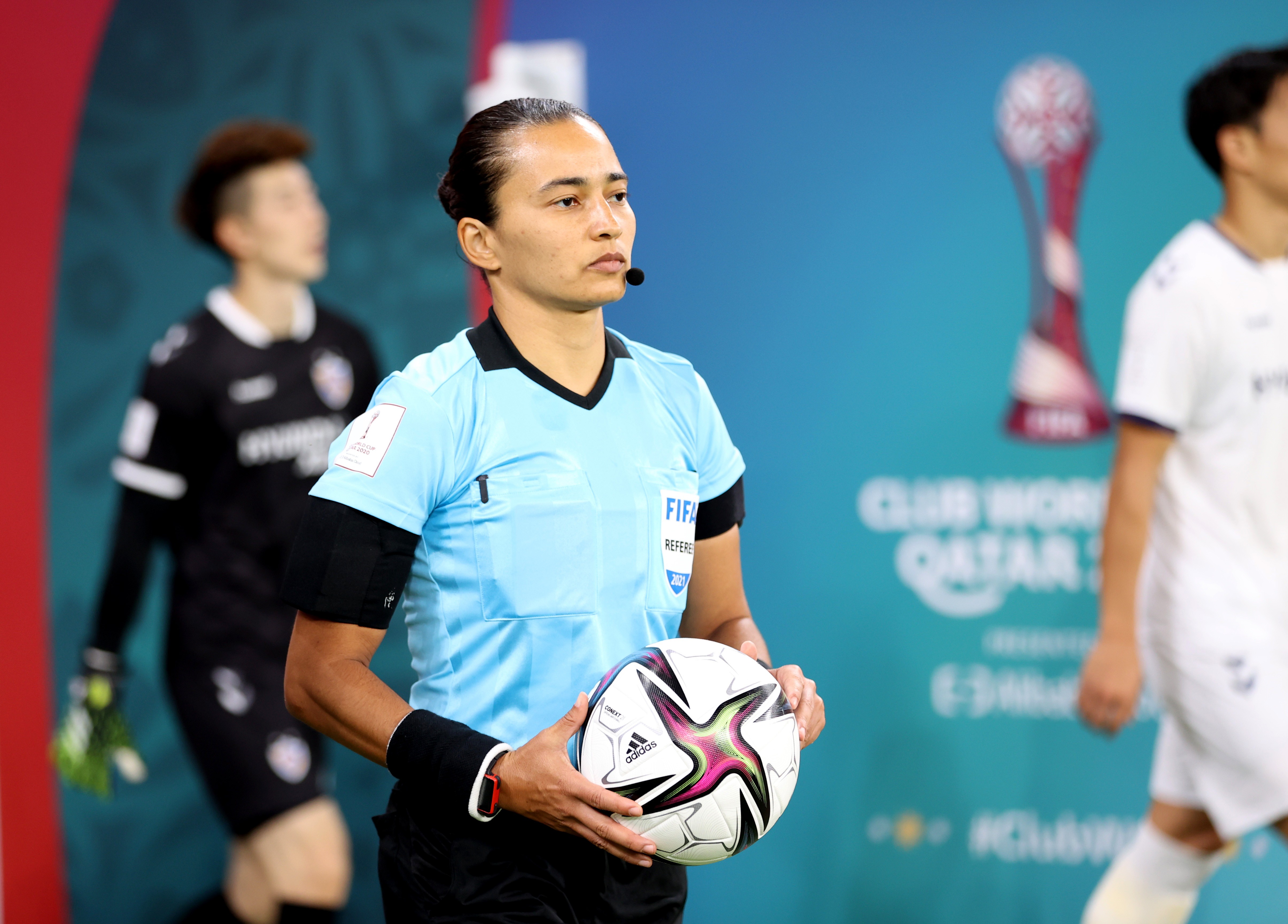 Brasileira Edina Alves apitará semifinal da Eurocopa Feminina entre ...