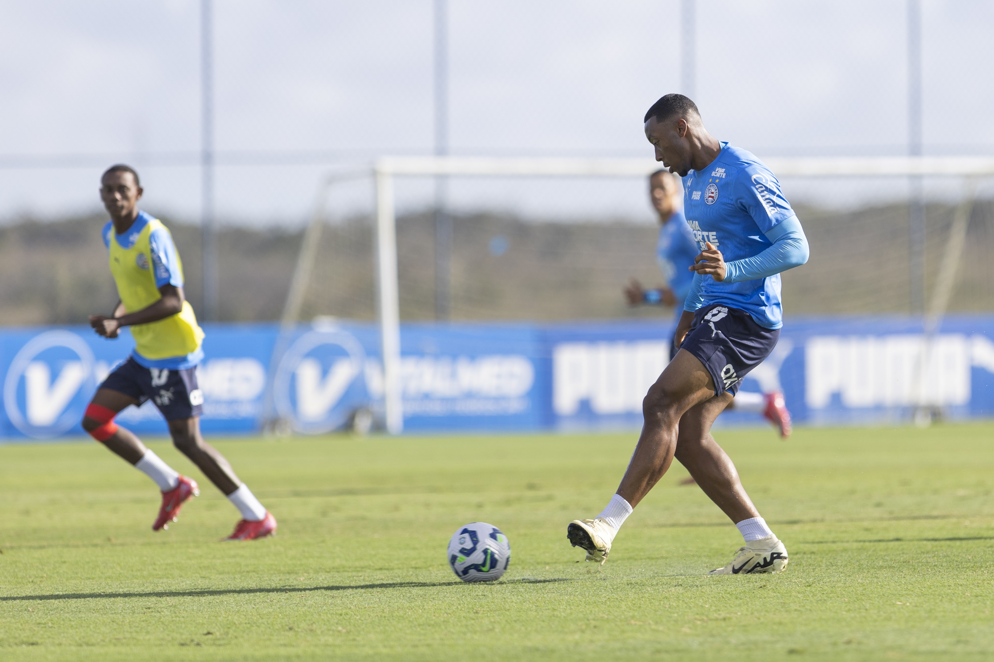 Luiz Gustavo estreia pelo Bahia, mas vai ser observado para a Série A | Ge