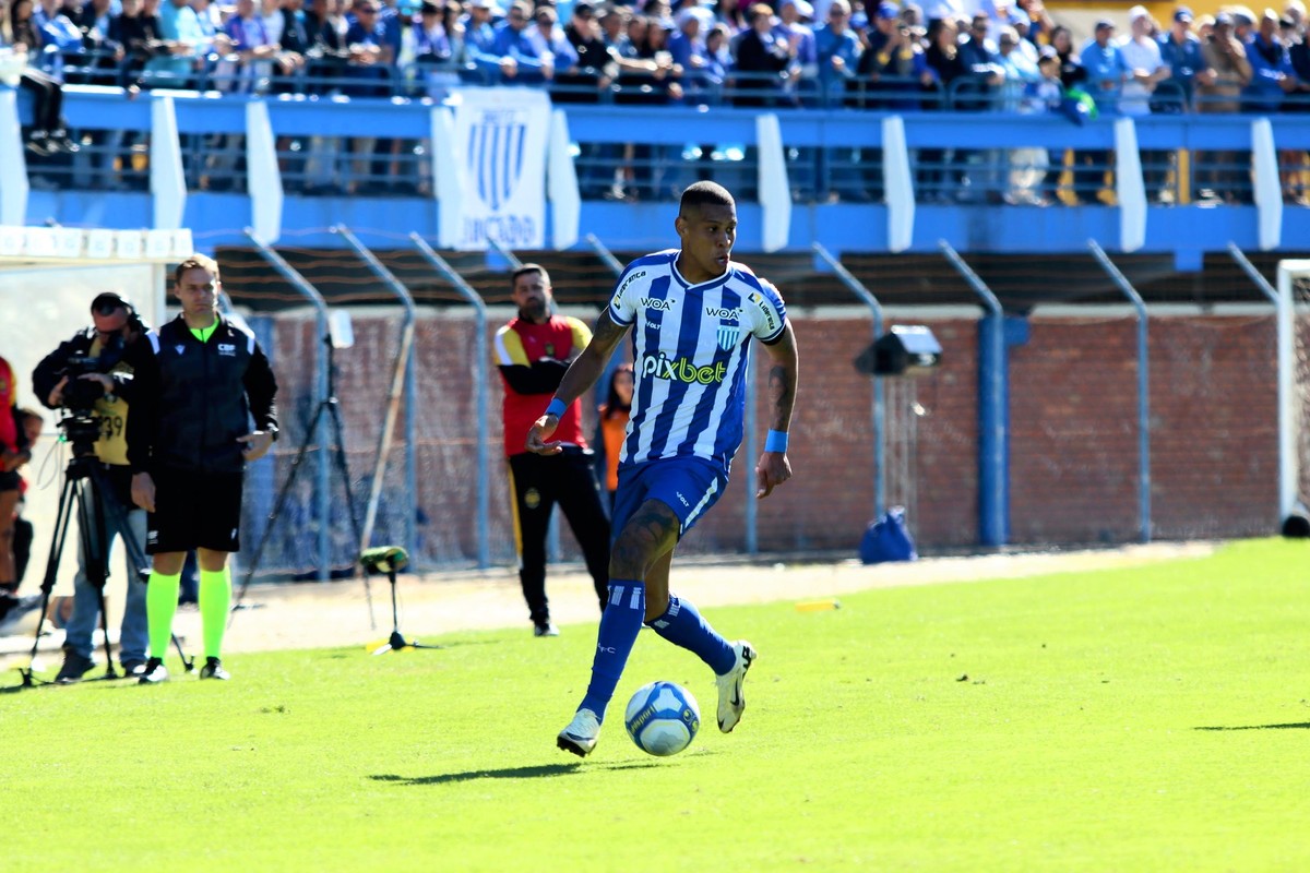 Hygor, João Paulo e mais: veja as baixas do Avaí contra o Vila Nova ...