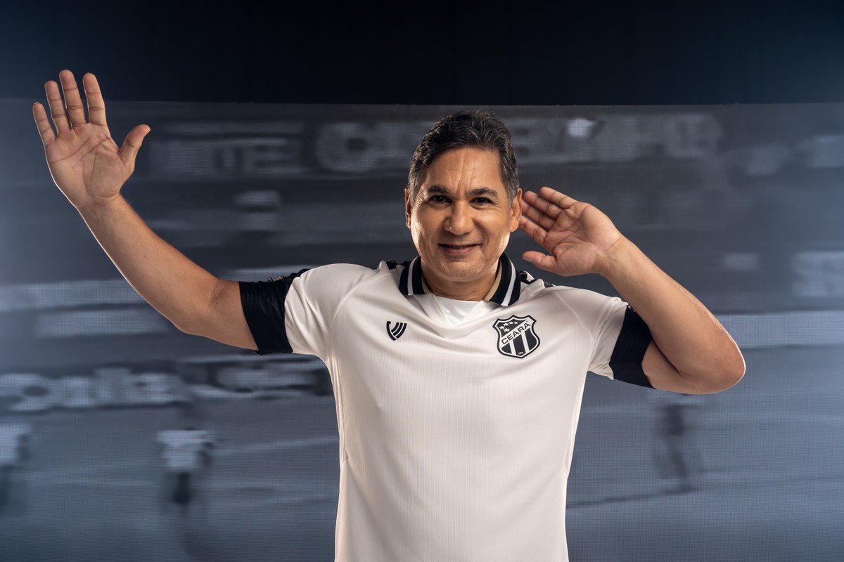 Com Sérgio Alves de modelo, Ceará lança uniforme 2 para 2023 | ceará | ge