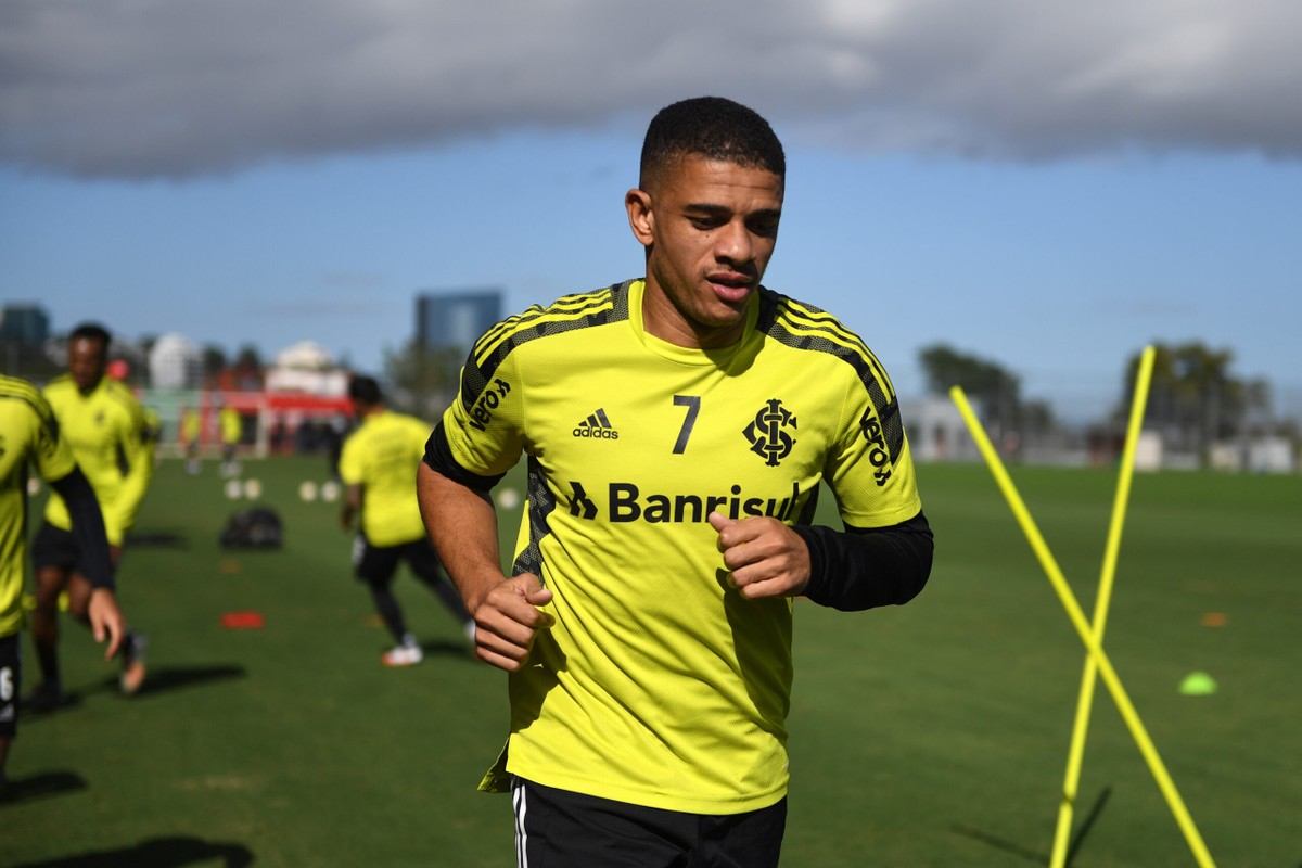 Em recuperação, Taison é preparado pelo Inter para ficar à disposição ...