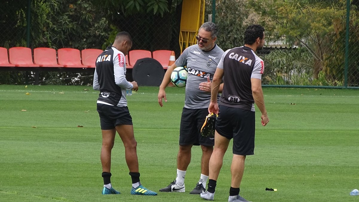 Rogério Micale elogia Fred e Robinho, mas não crava titularidade da ...