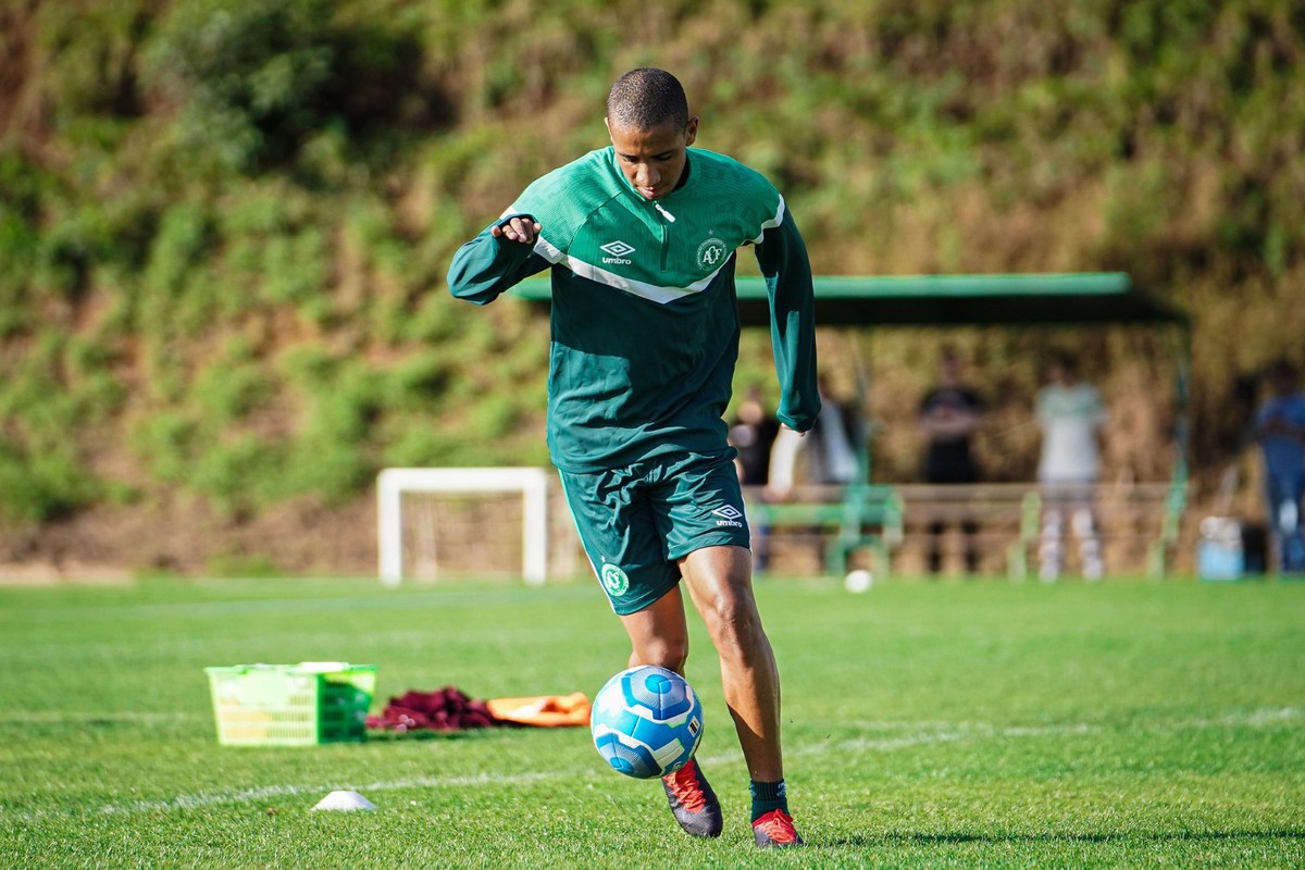 Chapecoense anuncia a saída do volante Pablo Siles | chapecoense | ge