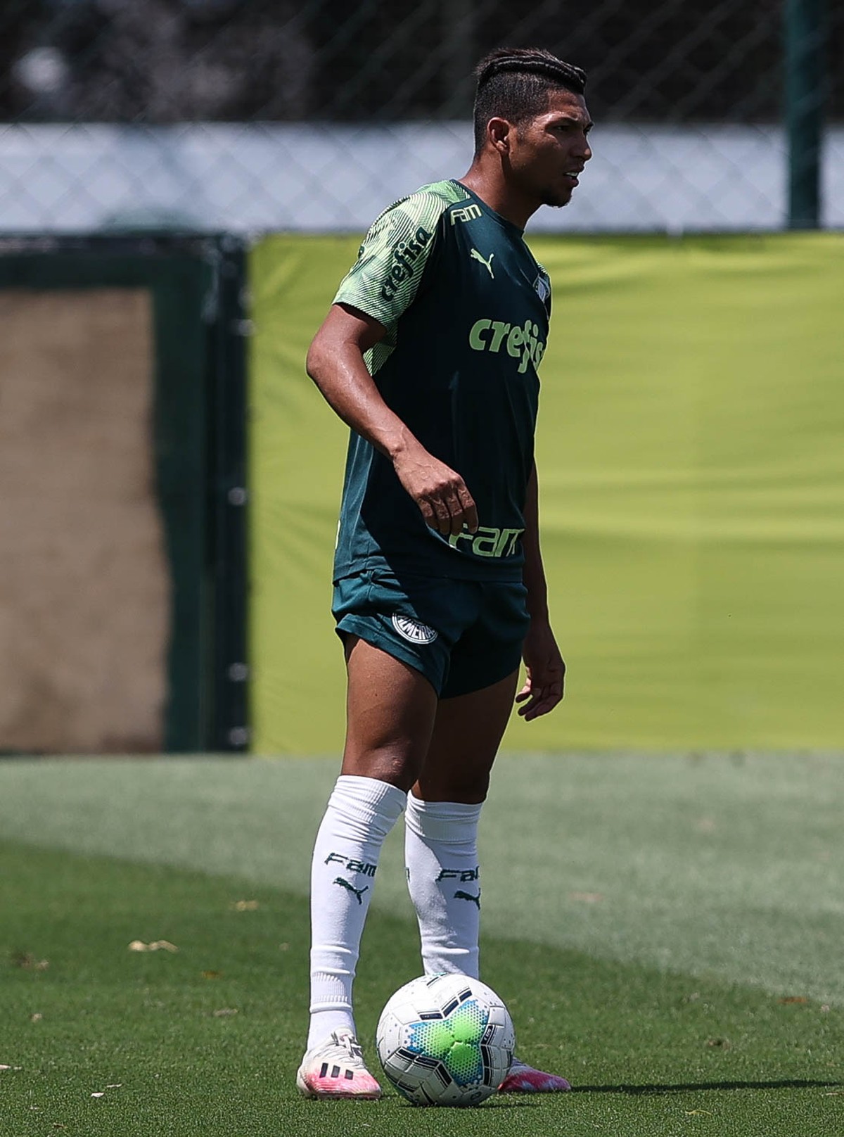Desfalque em dois jogos, Rony volta e participa de último treino do ...