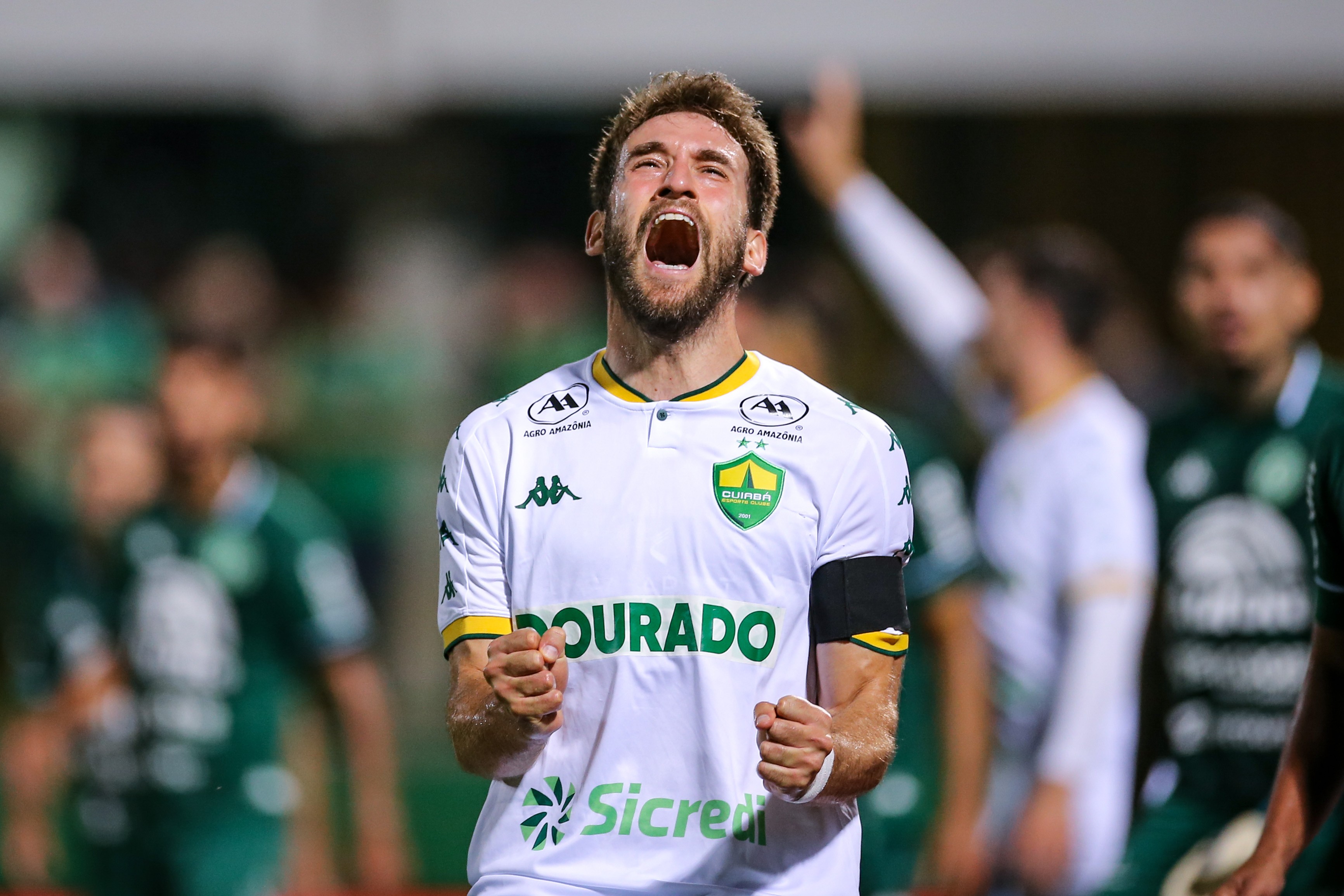 Alan Empereur passa por cirurgia no joelho: "Votarei mais forte" | Ge