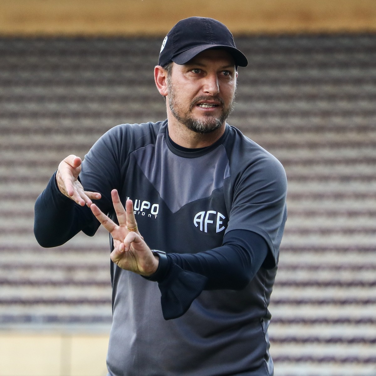 Elano minimiza impacto psicológico de empate com Santos e foca "lado ...