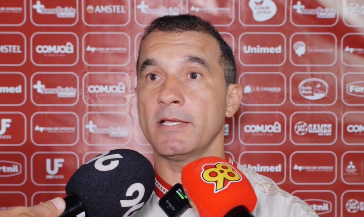 Técnico do América-RN: "Muita coisa extracampo para tirar do foco" | Ge