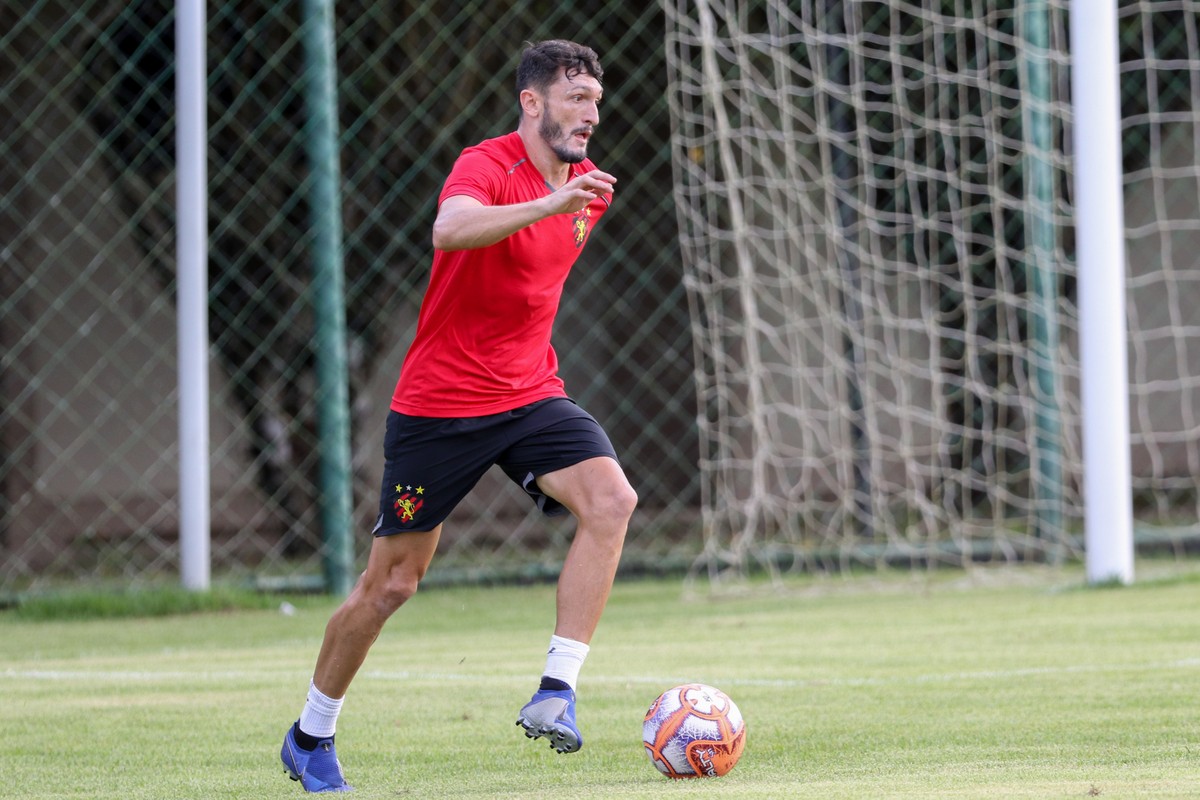 Sander explica escolha para ser capitão no Sport: "Sou muito chato ...