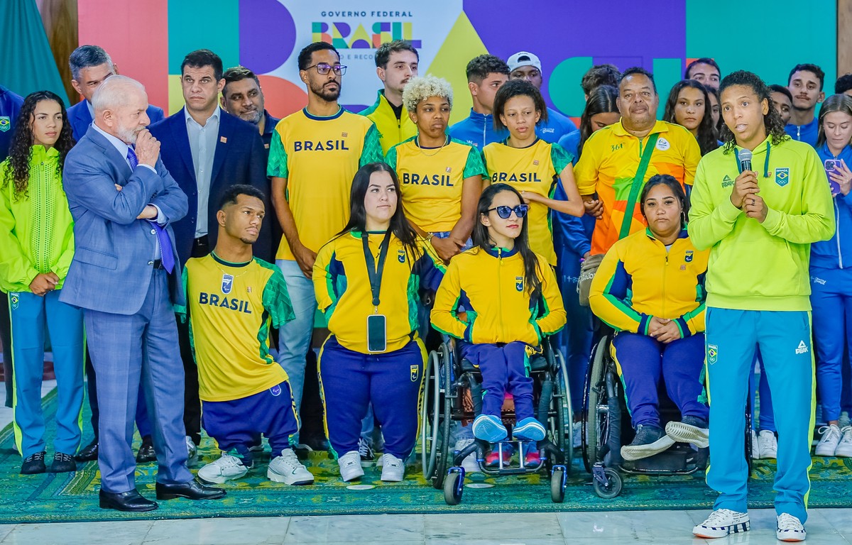 Lula assina decreto de reajuste do programa Bolsa Atleta | df | ge
