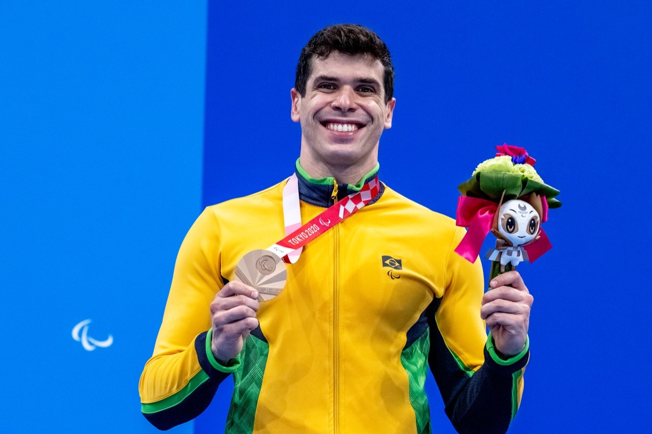 Medalhista paralímpico Phelipe Rodrigues celebra estreia no Rei e ...