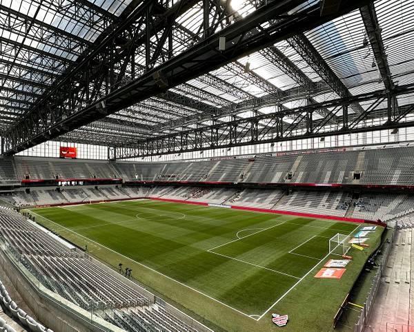 Ligga Arena recebe jogo de lendas para arrecadar fundos para ...