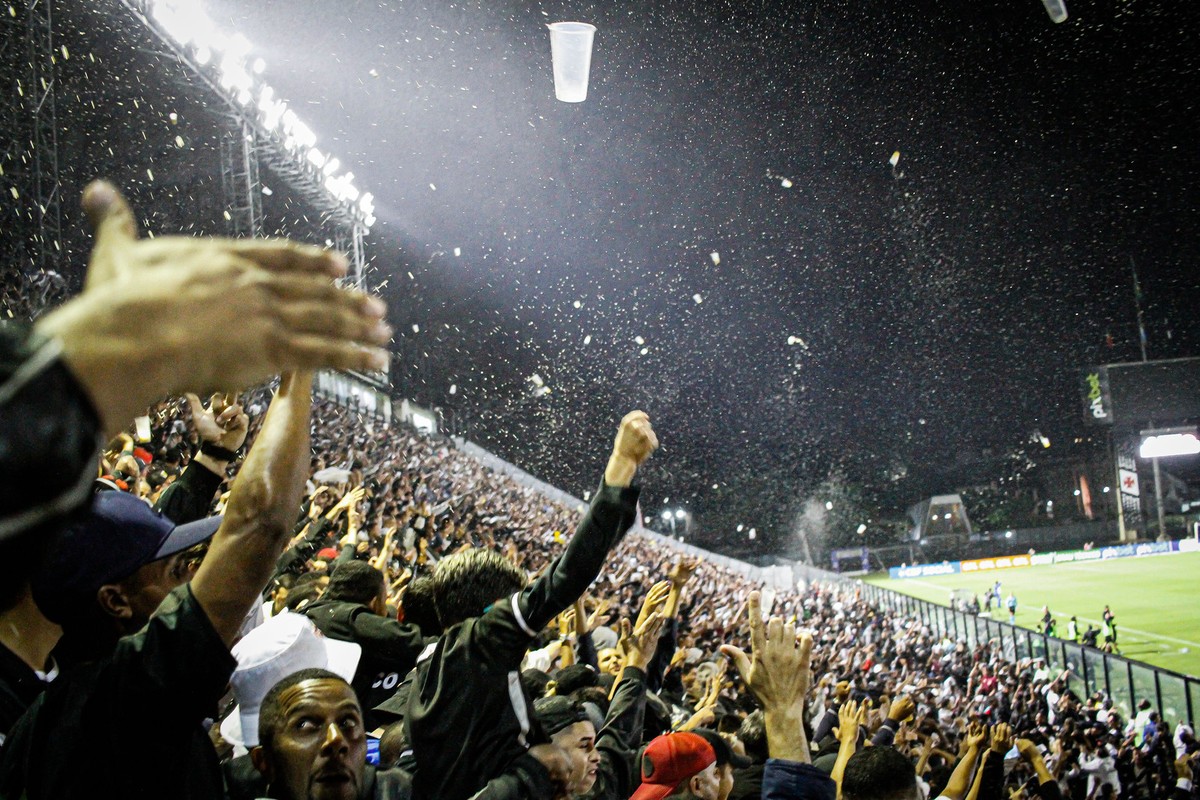Prestes a lotar São Januário de novo, Vasco tem aproveitamento recorde ...
