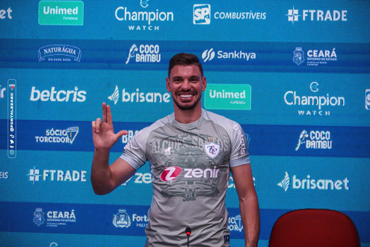 João Ricardo comenta chegada ao Fortaleza: "Estou no lugar que queria ...