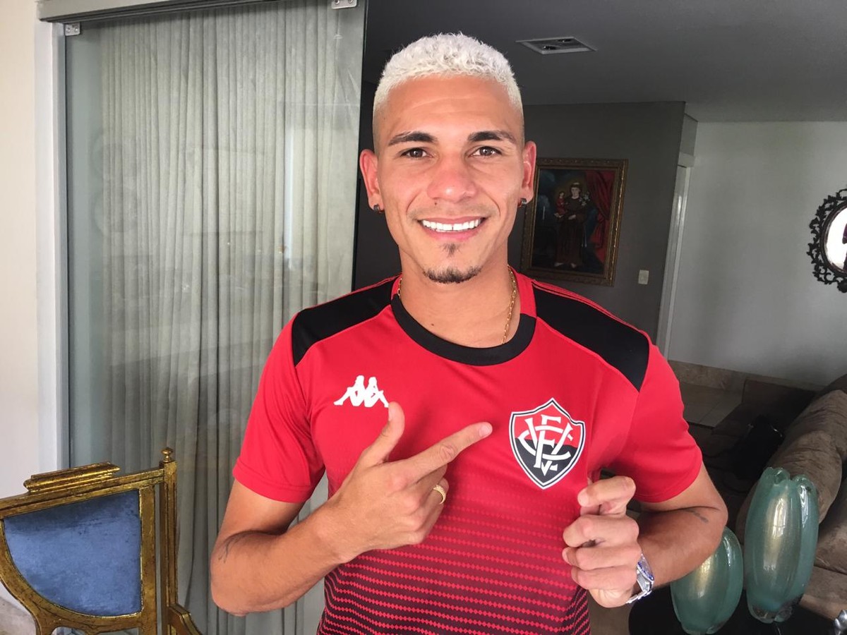 Primeiro reforço do Athletico para 2020, Léo Gomes fecha temporada em ...