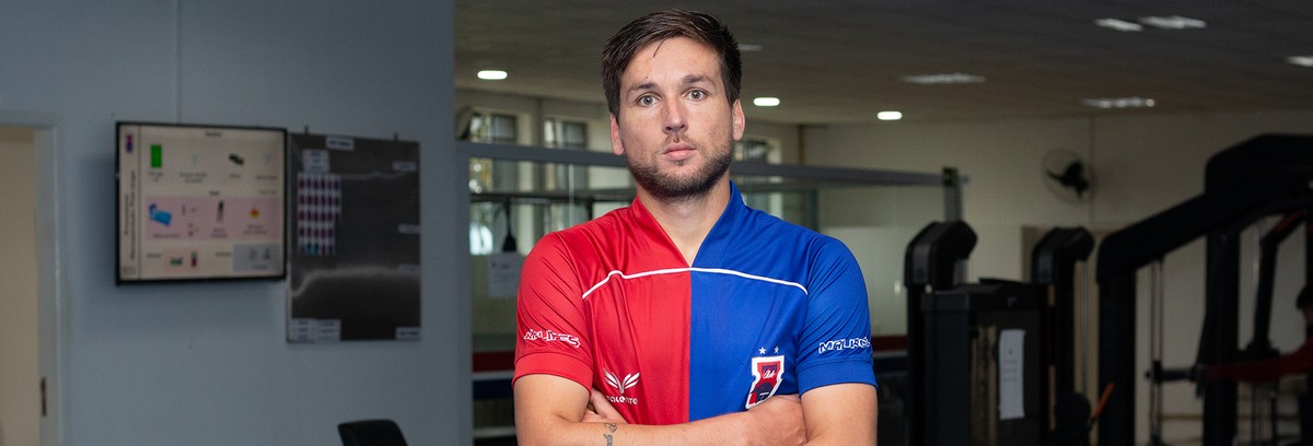 Paraná Clube confirma o volante Karl, ex-Ferroviária, oitavo reforço ...