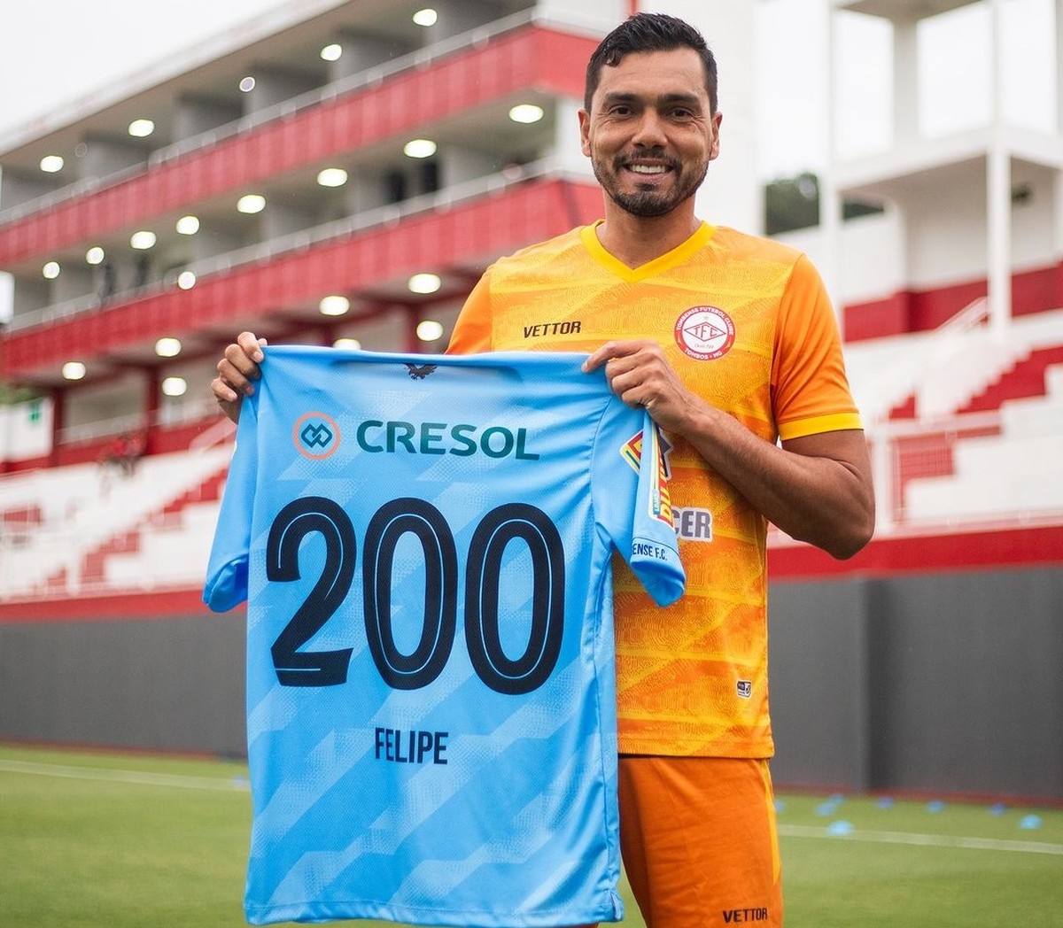 Lembra dele? Ex-Santos, Flu e Sport, Felipe Garcia completa 200 jogos ...