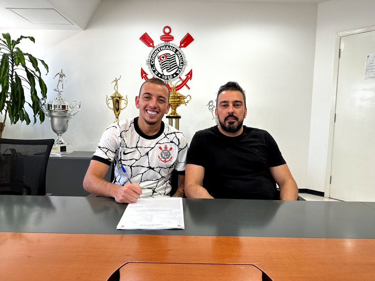 Ryan renova contrato com o Corinthians após marcar primeiro gol no ...