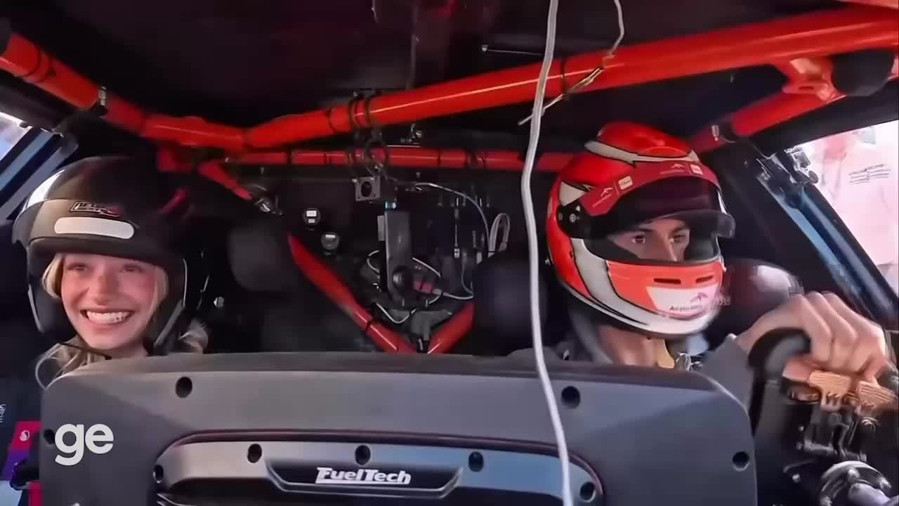 Gabriel Bortoleto leva namorada para volta rápida; veja vídeo | Ge