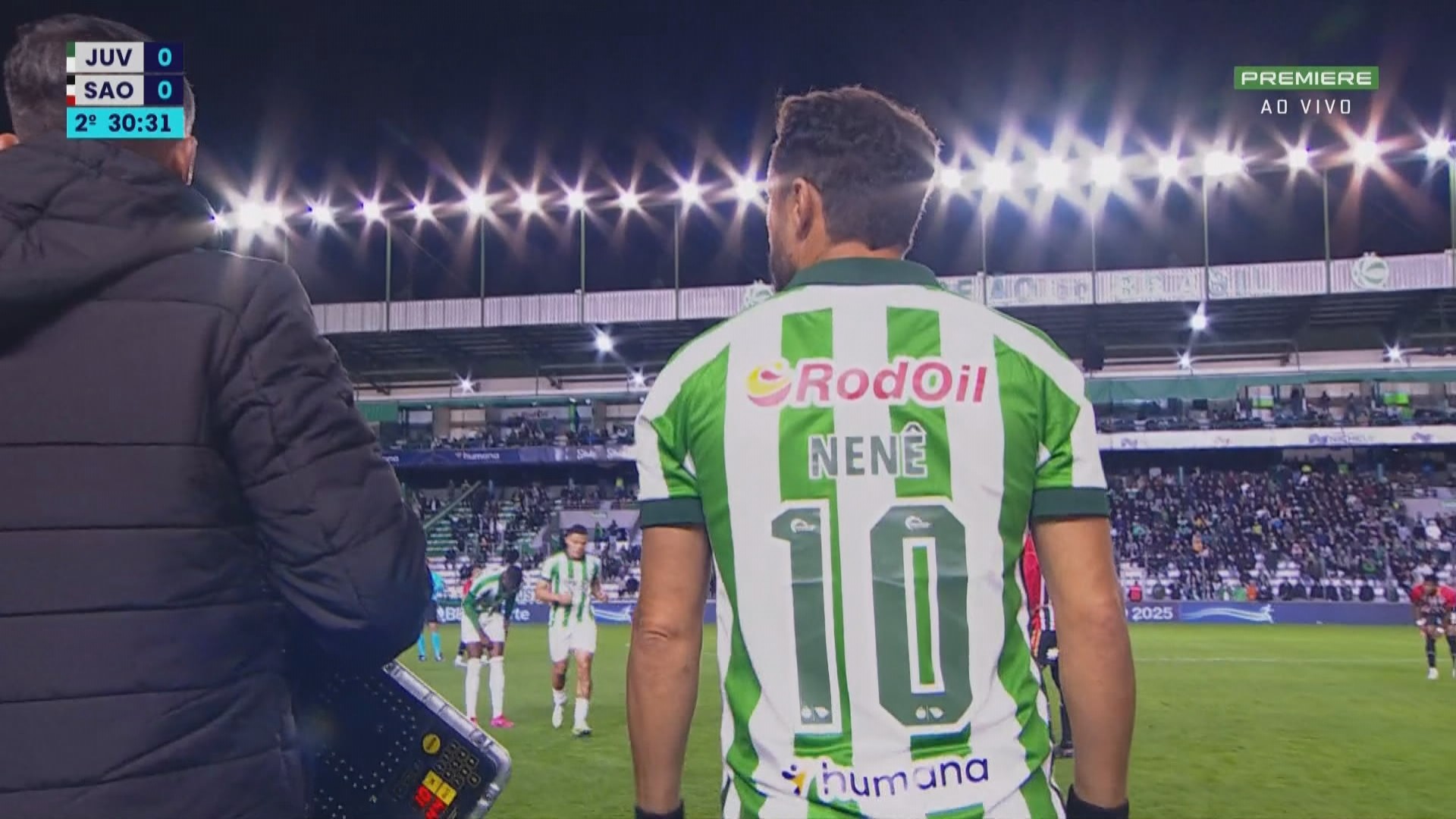 Nenê é o primeiro jogador de linha a romper barreira dos 44 anos | Ge