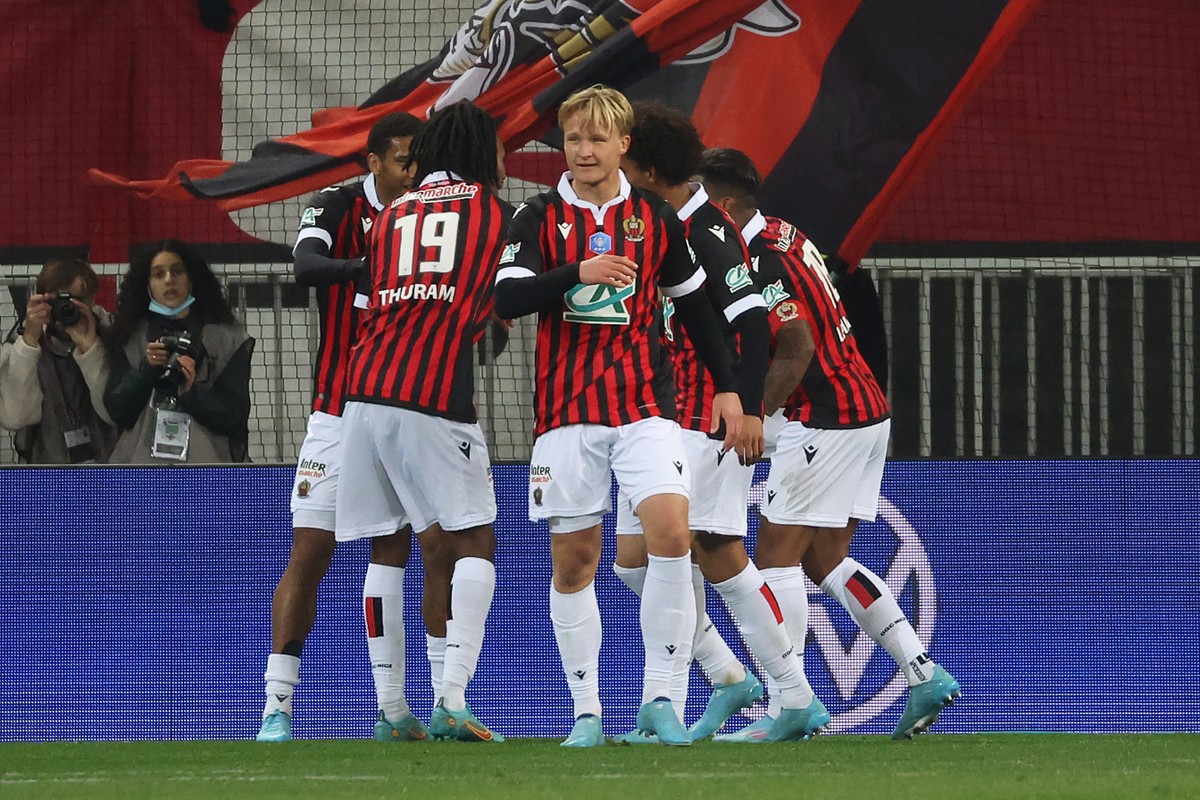 Nice vence o Versailles e é o primeiro finalista da Copa da França ...