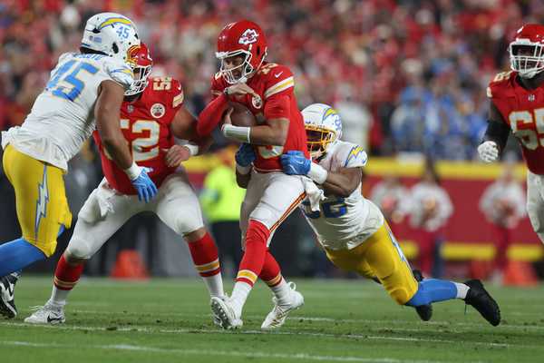 NFL: Chiefs vencem Chargers e conquistam AFC Oeste | nfl | ge