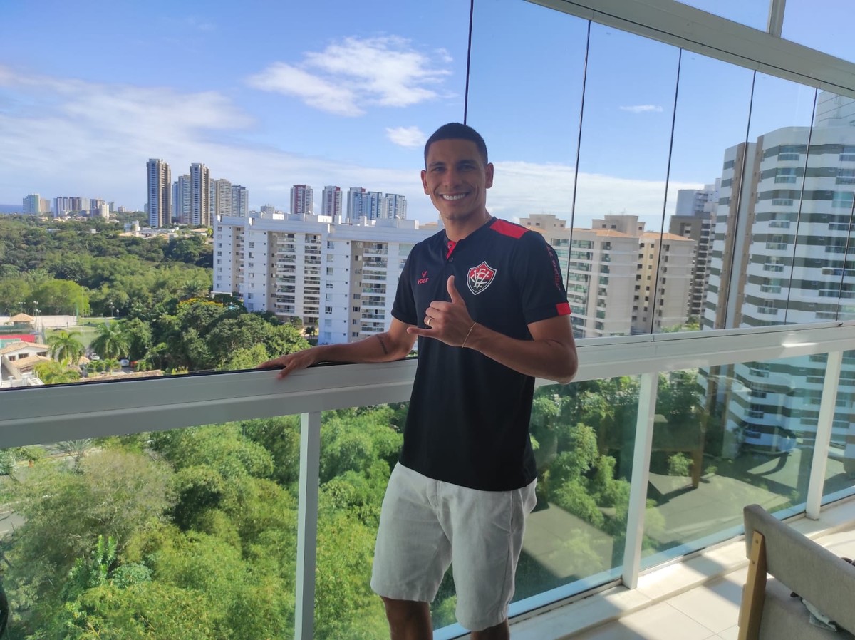 Léo Gomes elenca jogos mais importantes do Vitória na Série C e canta ...