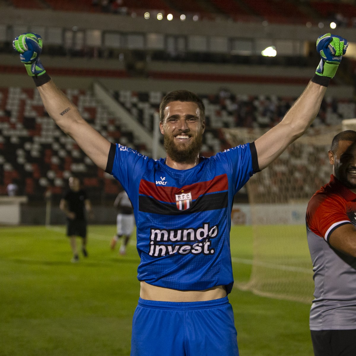 Prestes a completar 50 jogos pelo Botafogo-SP, Igor Bohn se vê "em casa ...