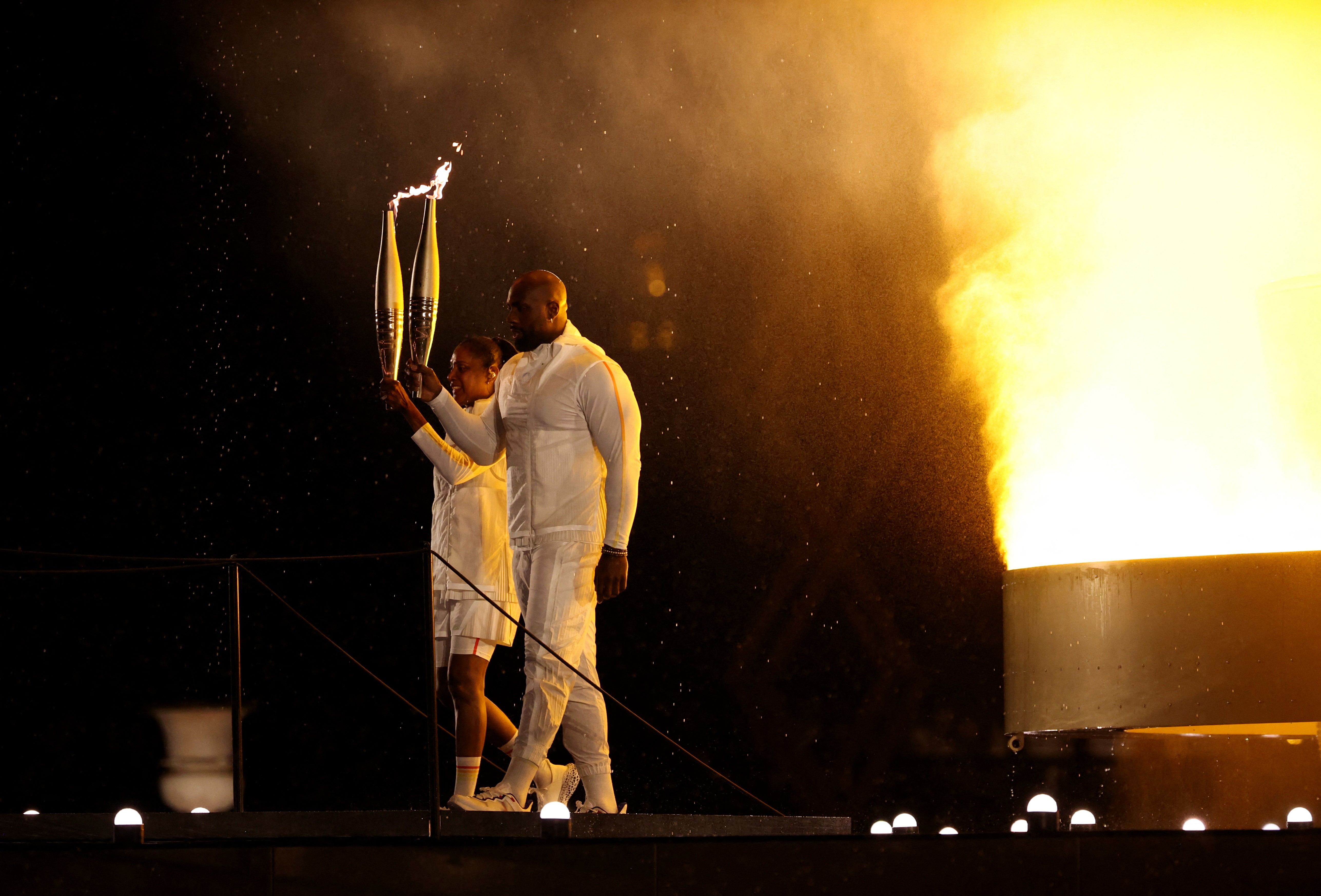 Olimpíadas de Paris: Teddy Riner e Marie-José Pérec acendem a pira ...