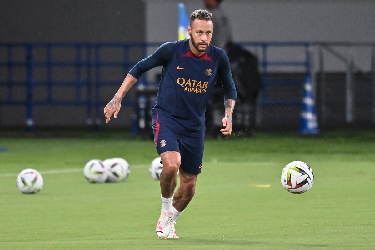 Treino dá indício, e Neymar pode entrar em campo no próximo jogo do PSG | futebol francês | ge