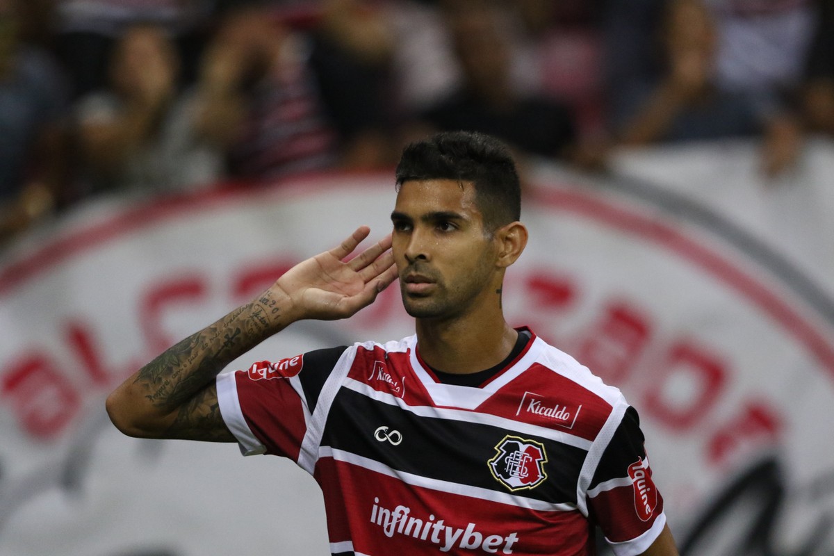 Augusto é anunciado pelo ABC e torcedores do Santa Cruz ironizam nas ...