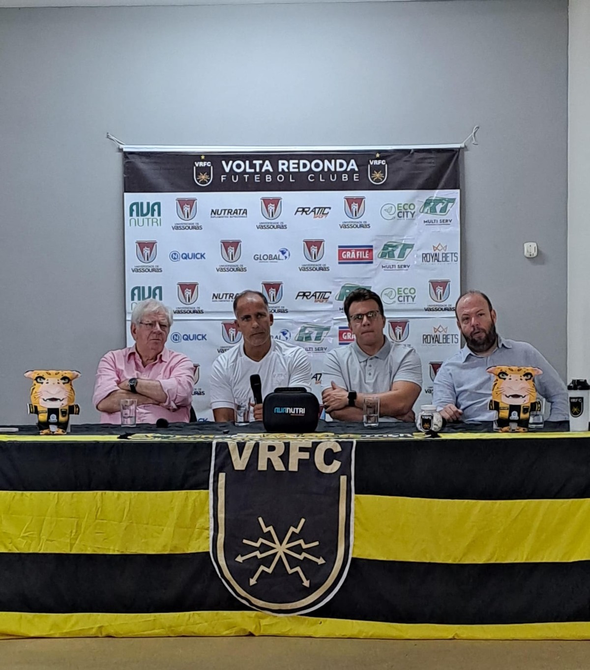 Felipe é apresentado como técnico do Volta Redonda e diz o que espera ...